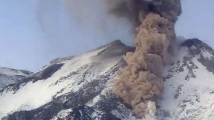 Alerta en Neuquén: se registraron tres explosiones volcánicas | Radio EME