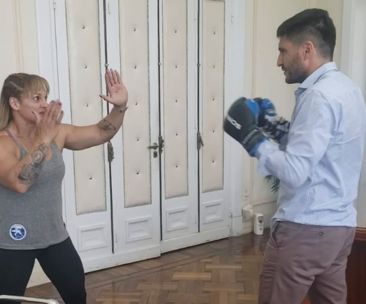 Pullaro boxeó en su despacho y se desató la polémica | Radio EME