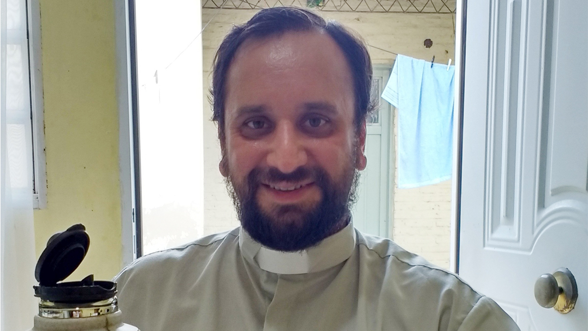 El padre Matias Camussi será sometido a una angioplastia digital cerebral | Radio EME