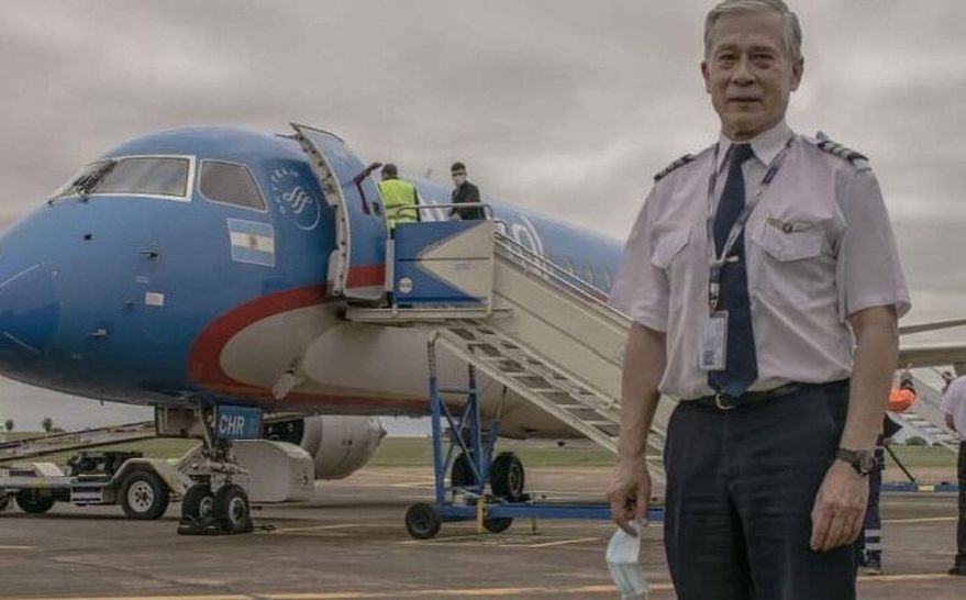El emotivo homenaje a un héroe de Malvinas que se retira como piloto de ...
