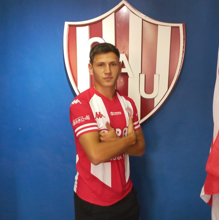 Enzo Roldán selló su nuevo contrato con Unión