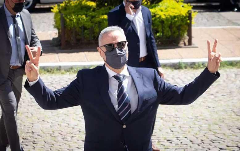 La oposición vuelve a apuntar al espionaje de Sain y la causa suma ...