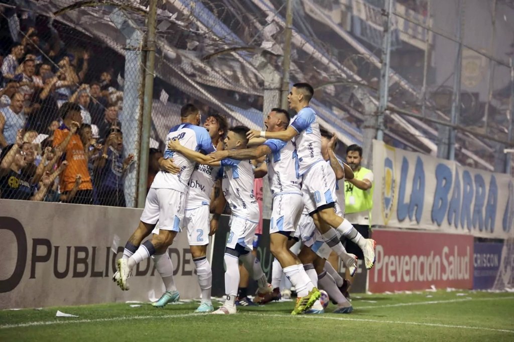 Primera Nacional: Atlético Rafaela goleó a Tristán Suárez en el debut ...