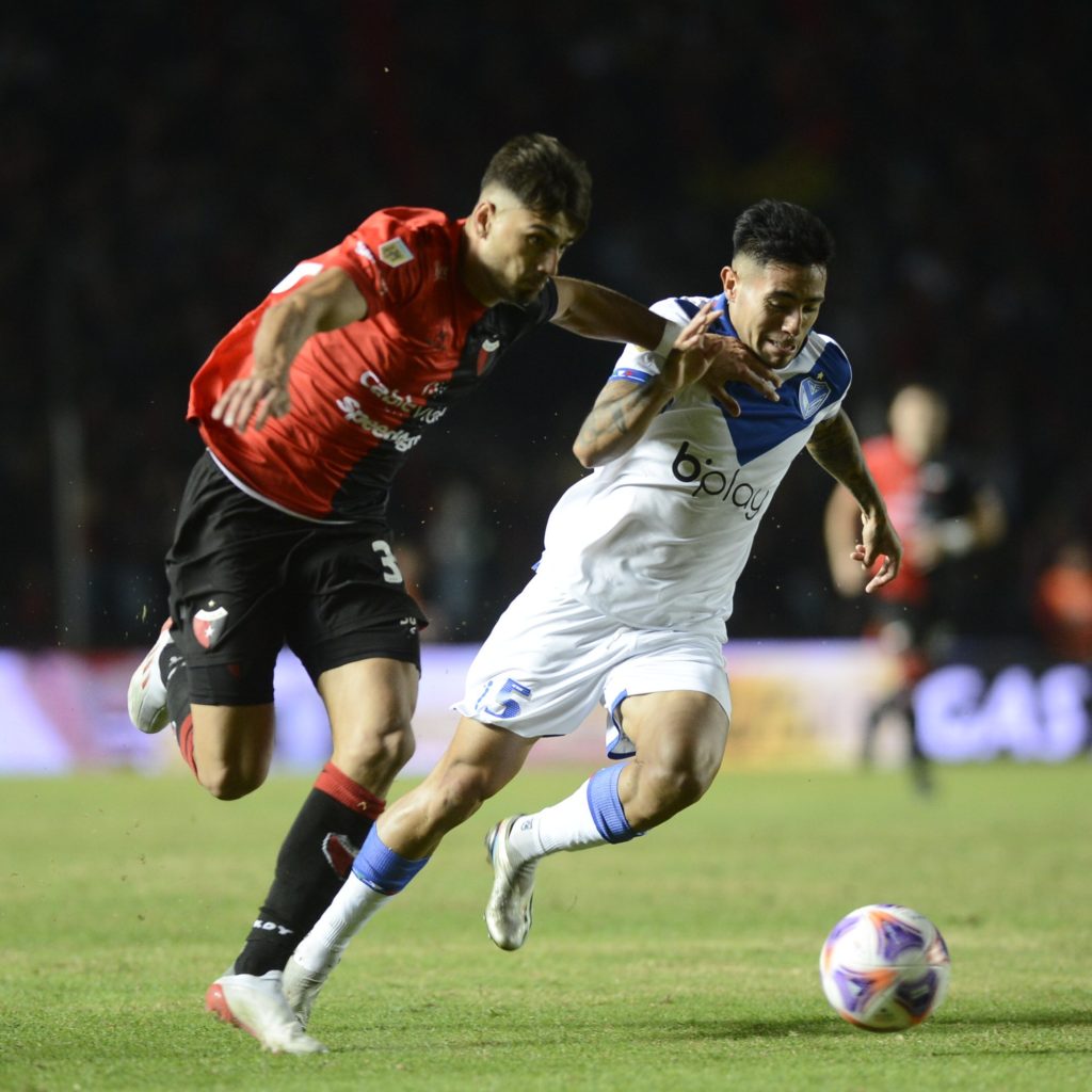 Con doblete de Ramón Ábila, Colón le ganó a Vélez y consiguió su ...