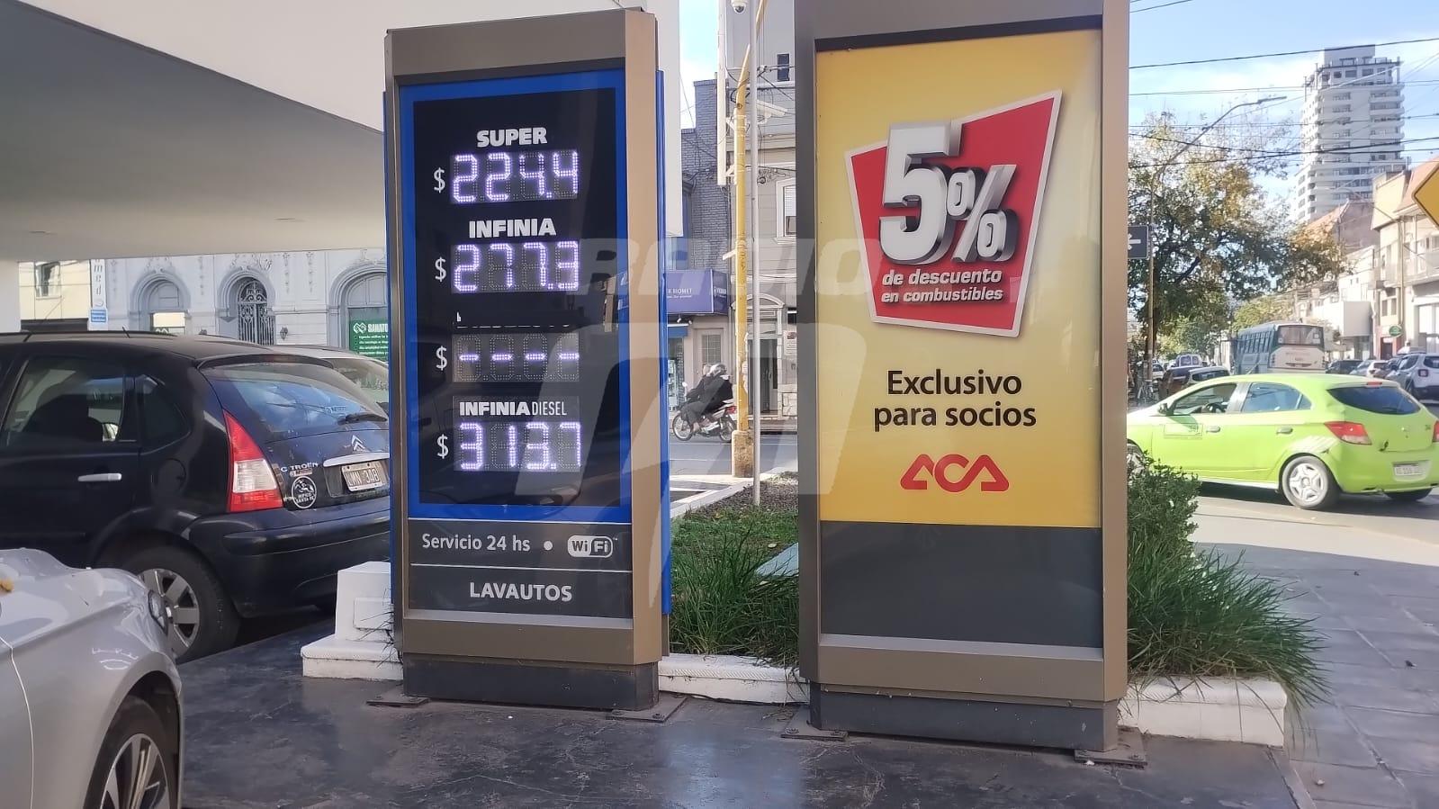 YPF y SHELL aumentaron los precios de sus combustibles