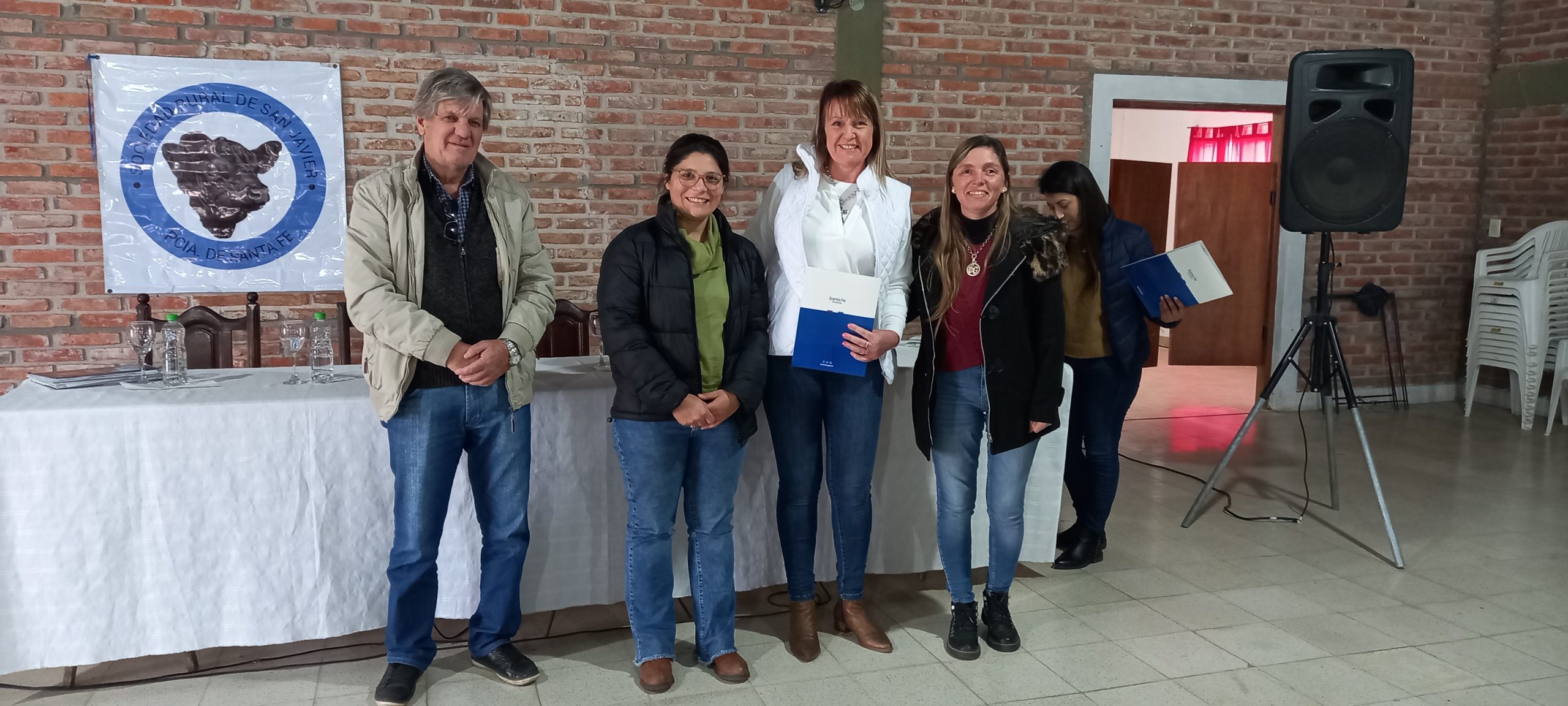 La provincia entreg'o aportes a productores de la costa afectados por ...