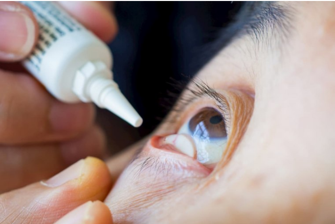 Hay que cuidar los ojos: ANMAT prohibió una solución oftalmológica de ...