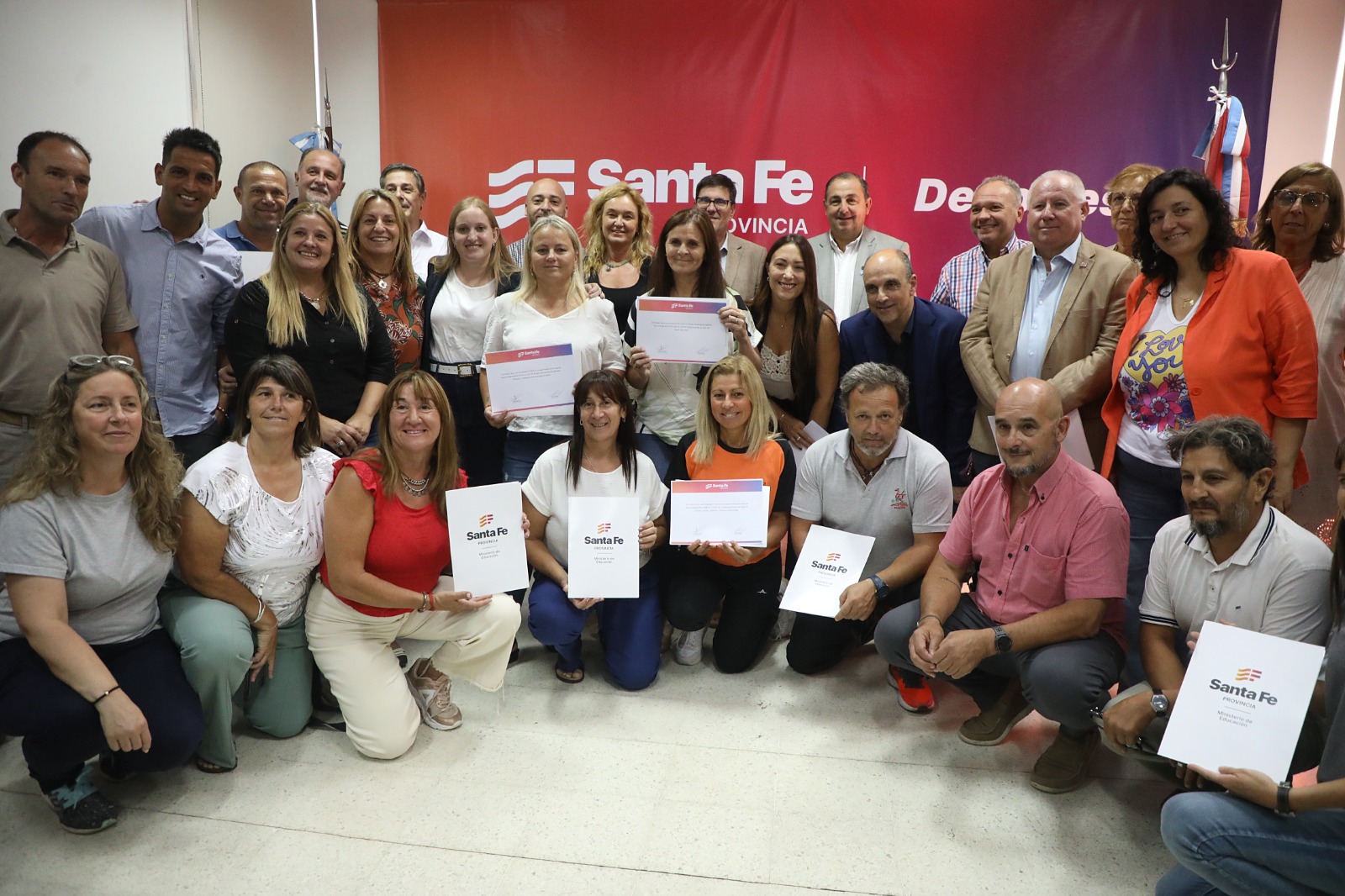 Deporte Escolar: Santa Fe entregó aportes por más de $300 millones a ...